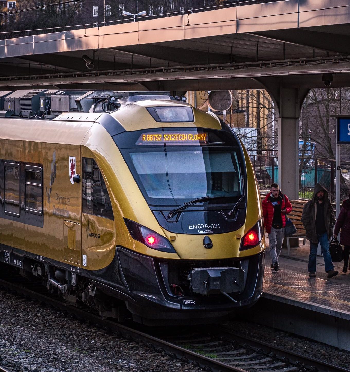 Front lighting for the railway industry | MAFELEC